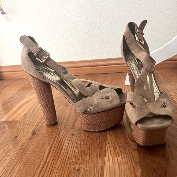 Shoes | Beige Platform High Heel | Poshmark